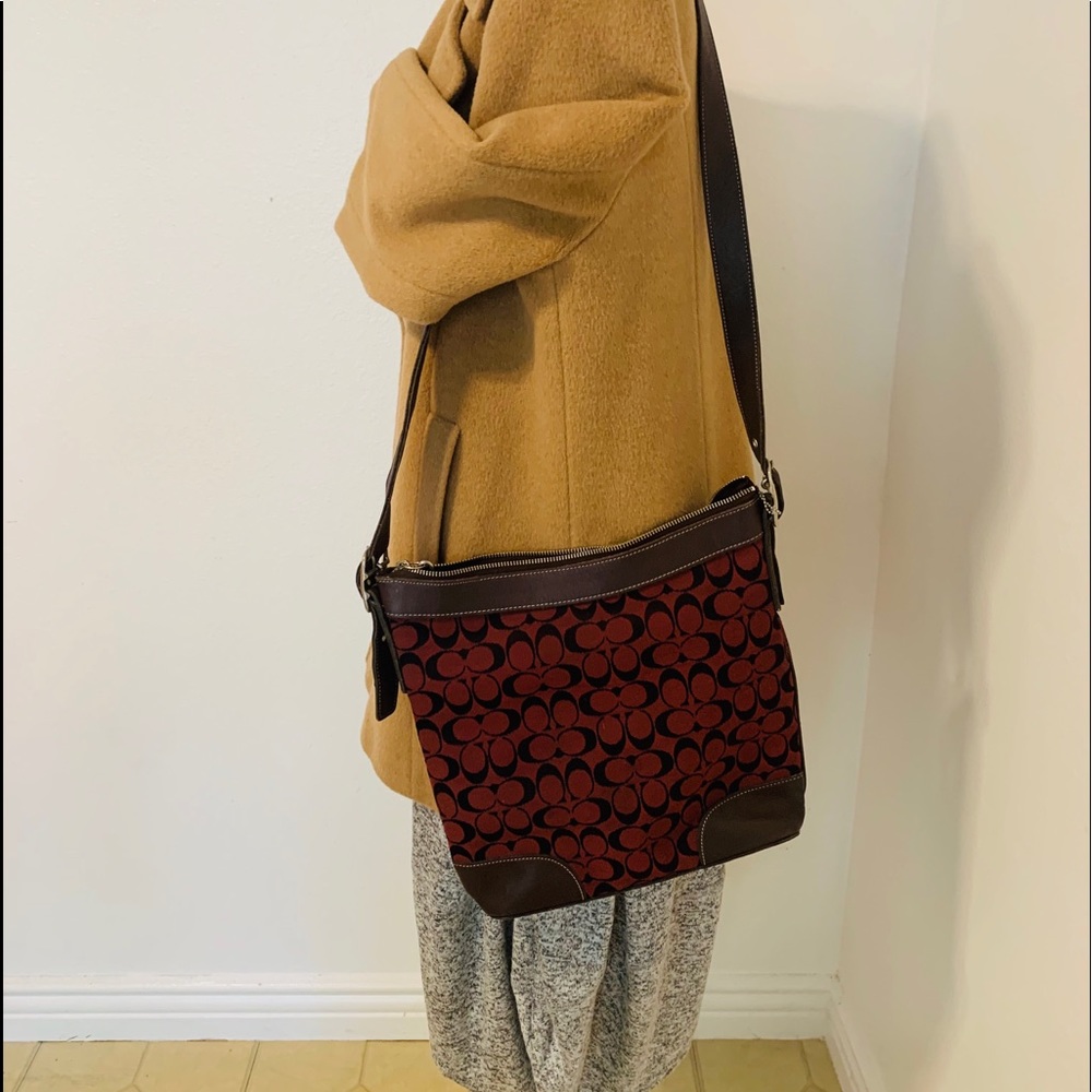 Coach Signature C Logo Canvas Handbag Bag - Gem